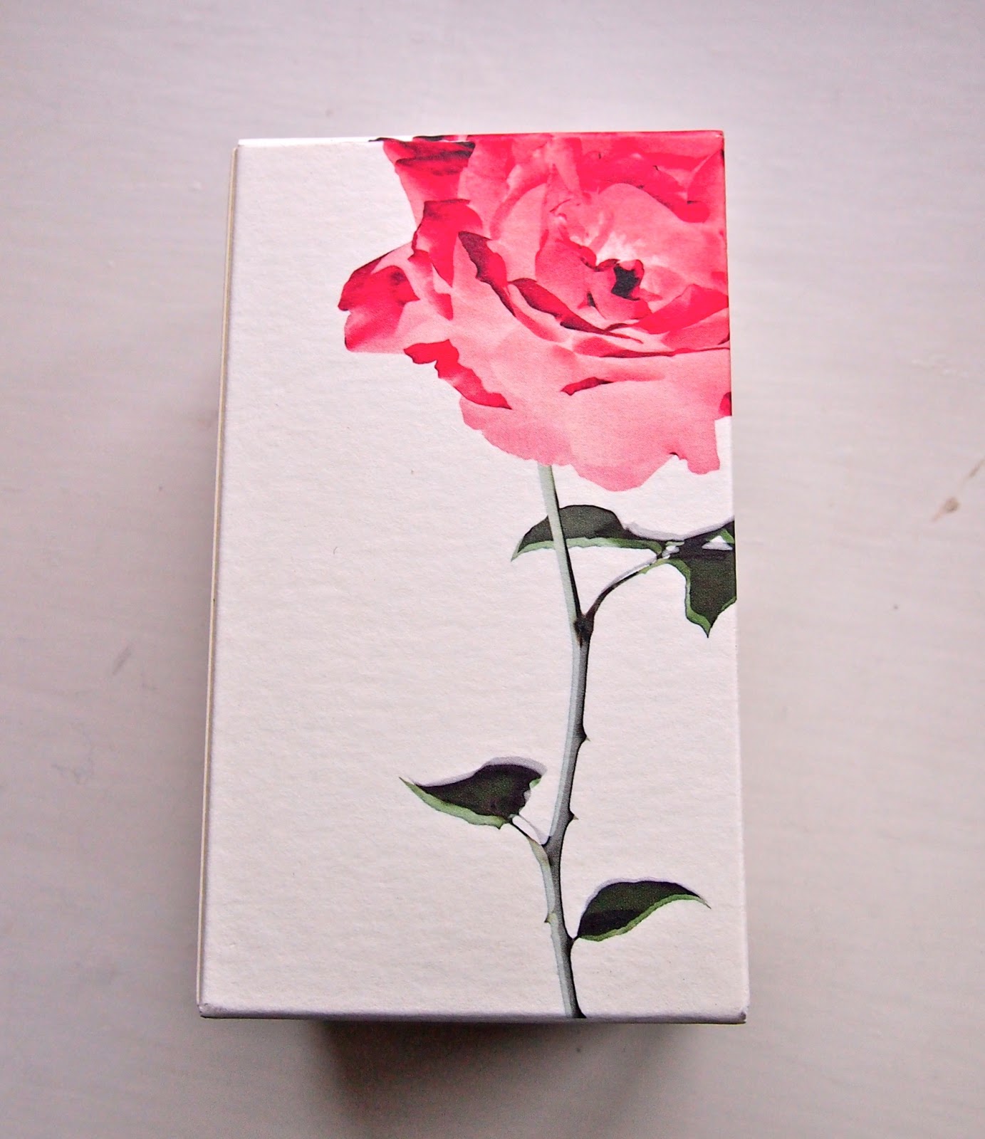 Q u i B e l l e: Design: Paul Smith Rose Perfume