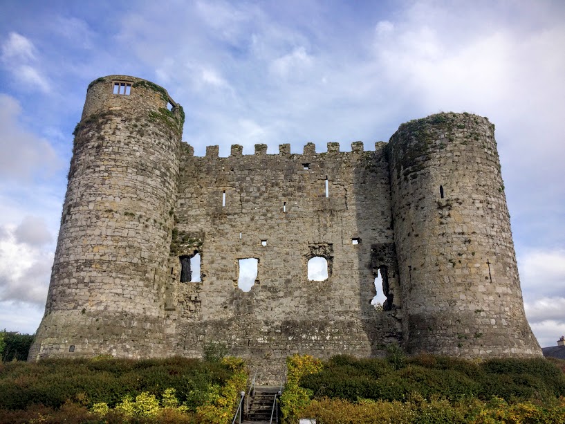 Patrick Comerford: Admiring the ruins of Carlow Castle on the banks of ...