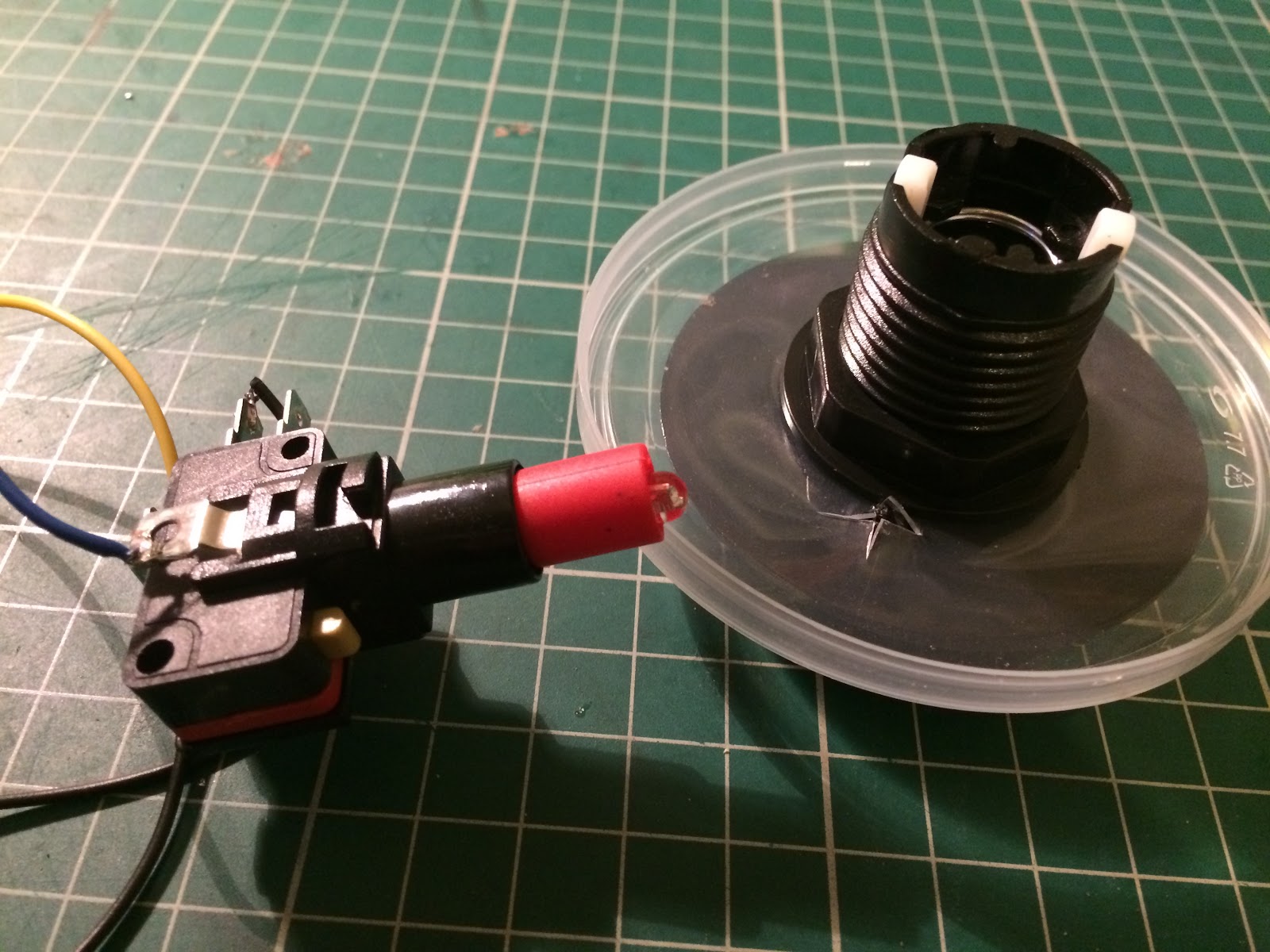 Winkleink - box of wires: buttonFlash - game made with Raspberry Pi and Arduino communicating ...