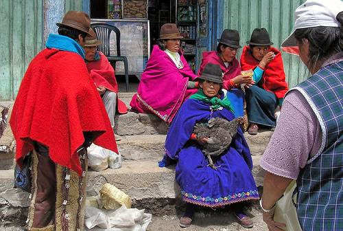 Nacionalidades y Grupos Étnicos del Ecuador: 14. QUITU CARA