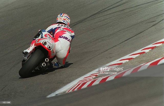 Racing Cafè: Photo #660 - Mick Doohan 1994