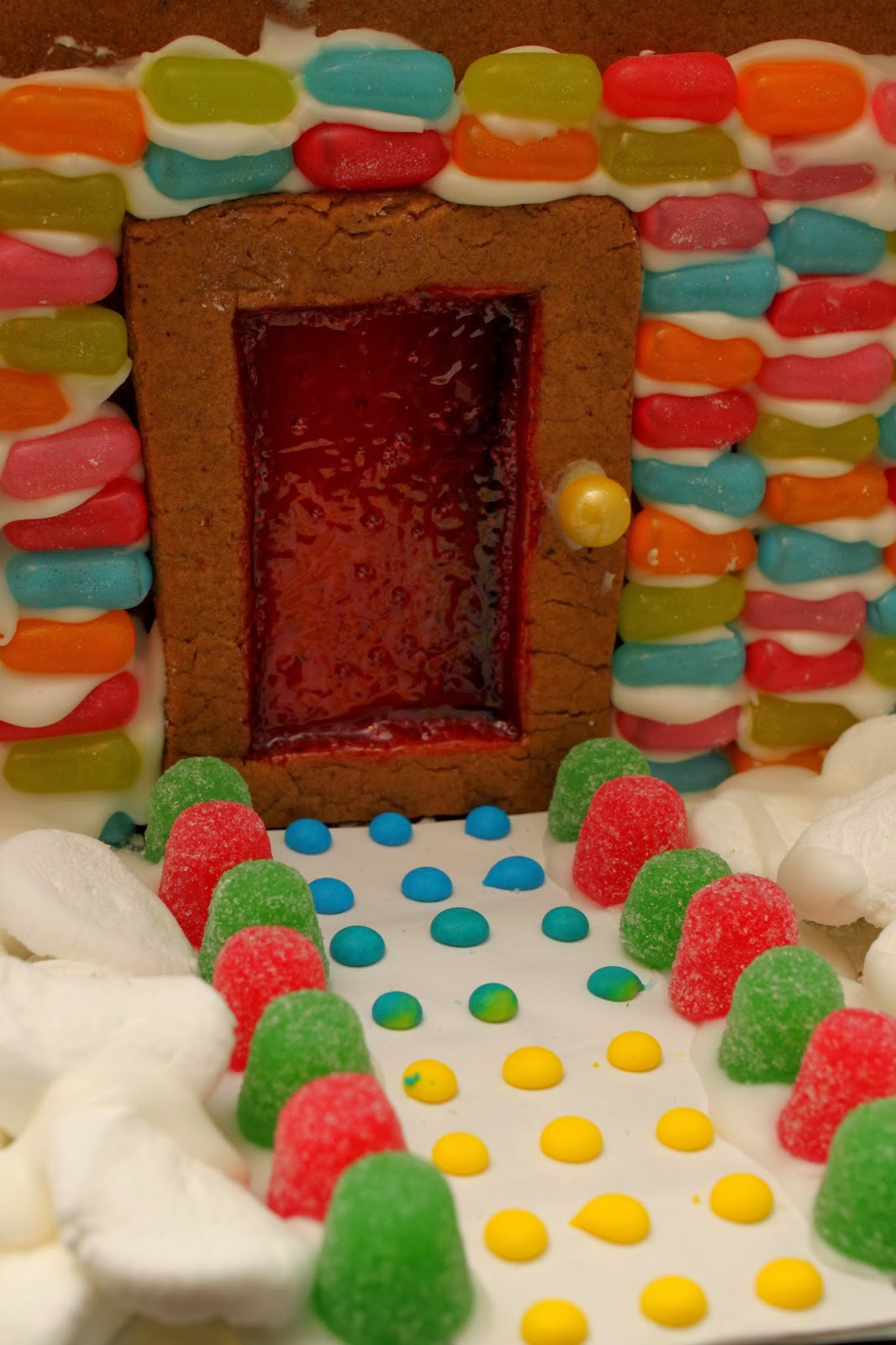 Here Comes The Fun: Making A Gingerbread House