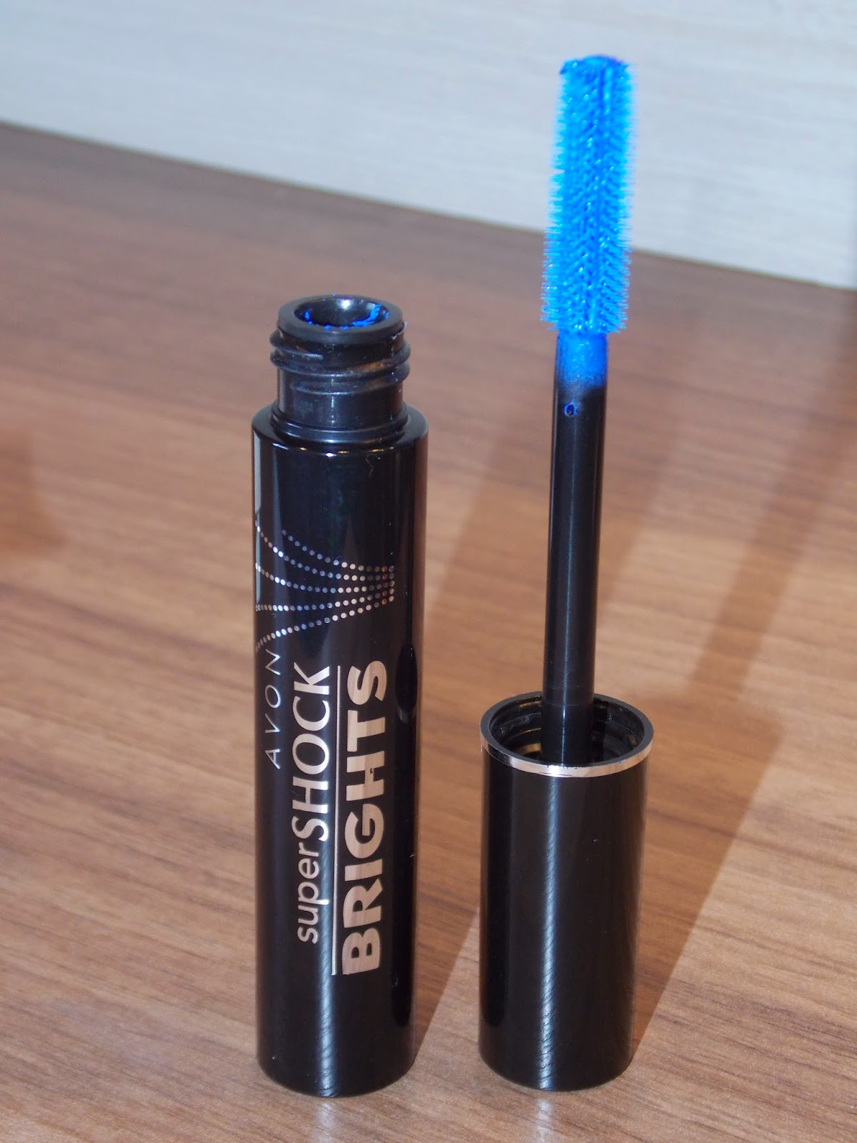 Vanessa Abreu Make-up : Rimel Super Shock Brights Avon