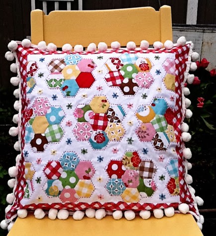 The HEXIE Blog: Cute Pillow Pattern!