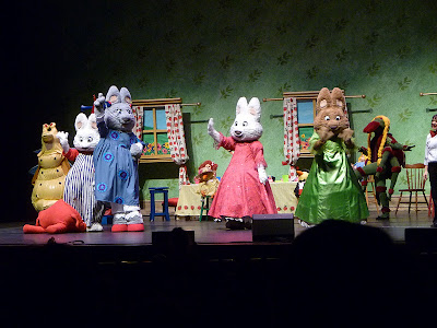 Evan and Lauren's Cool Blog: 10/19/11: Max and Ruby Bunny Party Live Show
