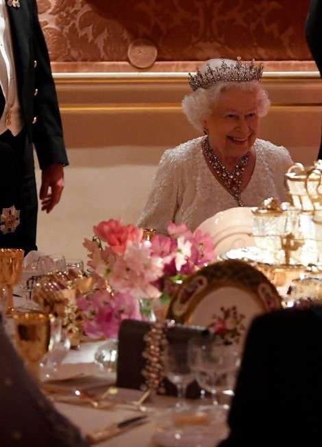 Royal Family Around the World: Queen Elizabeth II Hosted A State Dinner ...