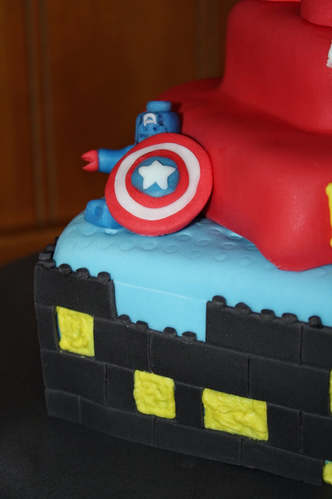 Pretty Piece A Cake: LEGO Marvel