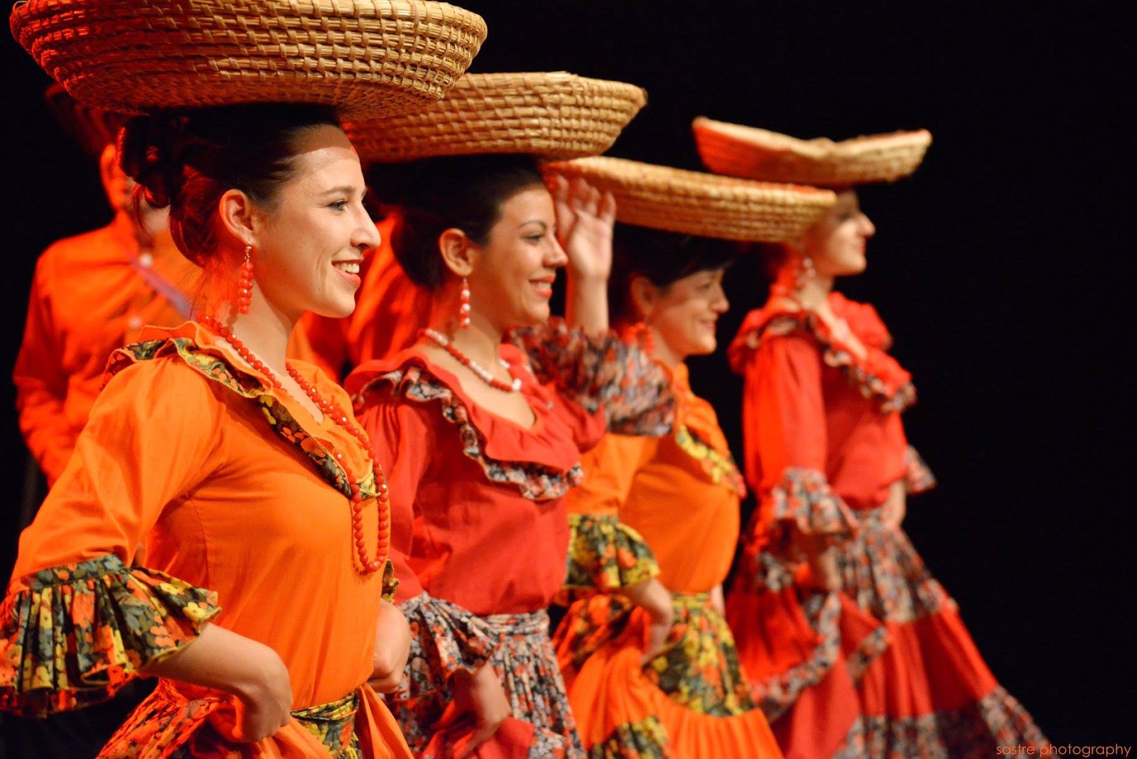 INTRODUCCIÓN AL FOLCLOR COLOMBIANO: FOLCLOR COREOGRÁFICO