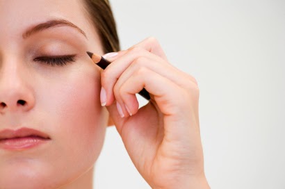 10 Tips for Natural Makeup Application - College Gloss