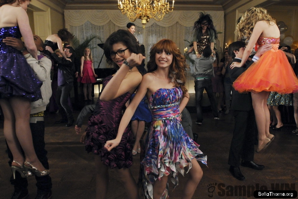 Bella Thorne & Zendaya Coleman Frenemies Movie Stills ~ DISNEY STAR ...