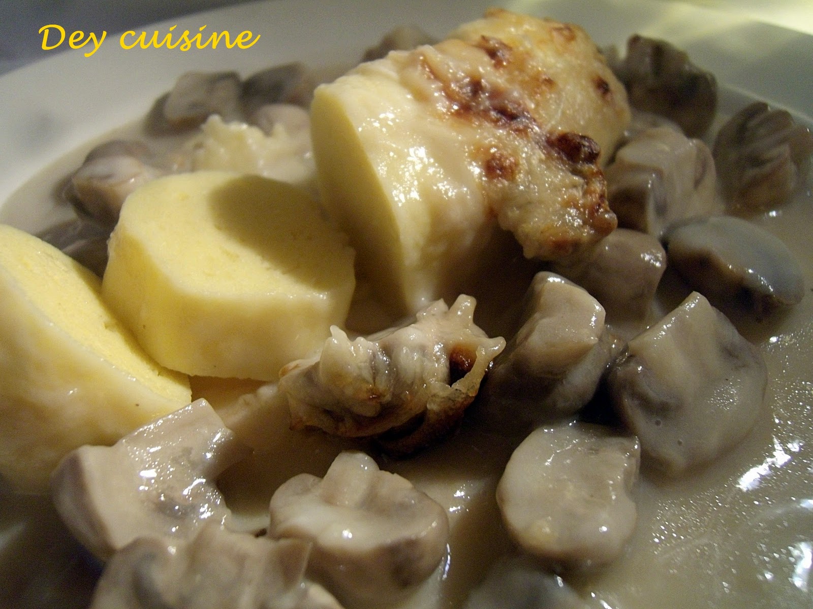 Dey Cuisine Quenelles à La Sauce Presque Nantua