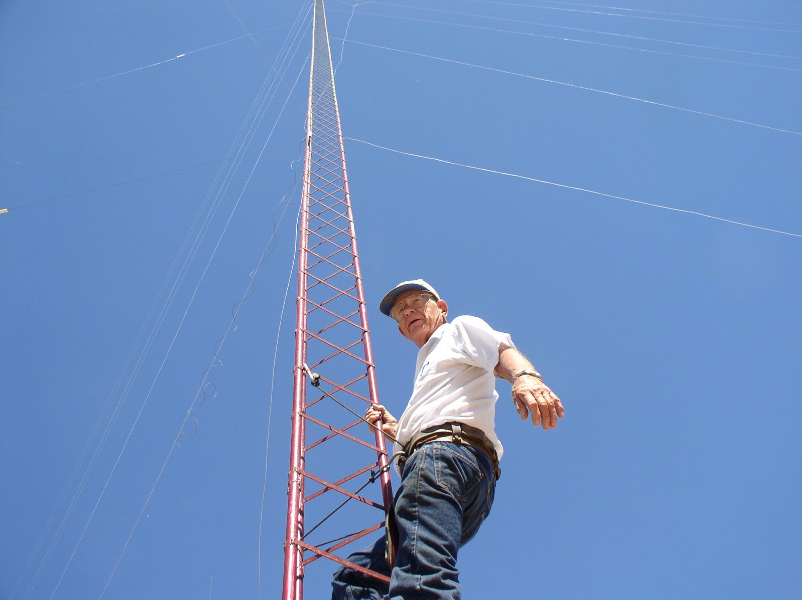 w7yrv - Roy's Antenna Farm : 8o meter 8 element sterba cutrtains on 200 ...