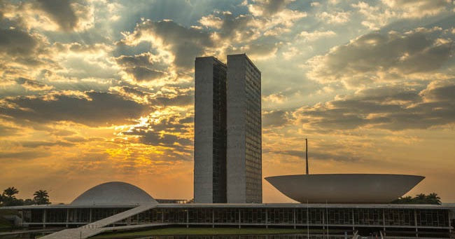 duas ou três coisas: Governo brasileiro