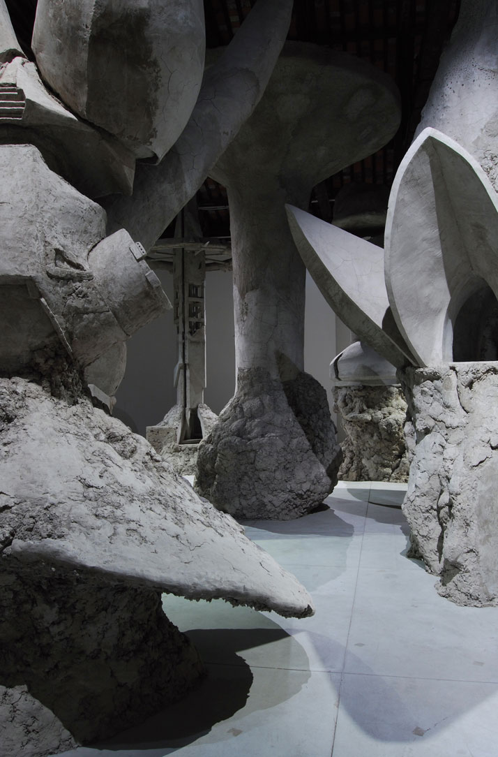 paradis express: Adrián Villar Rojas