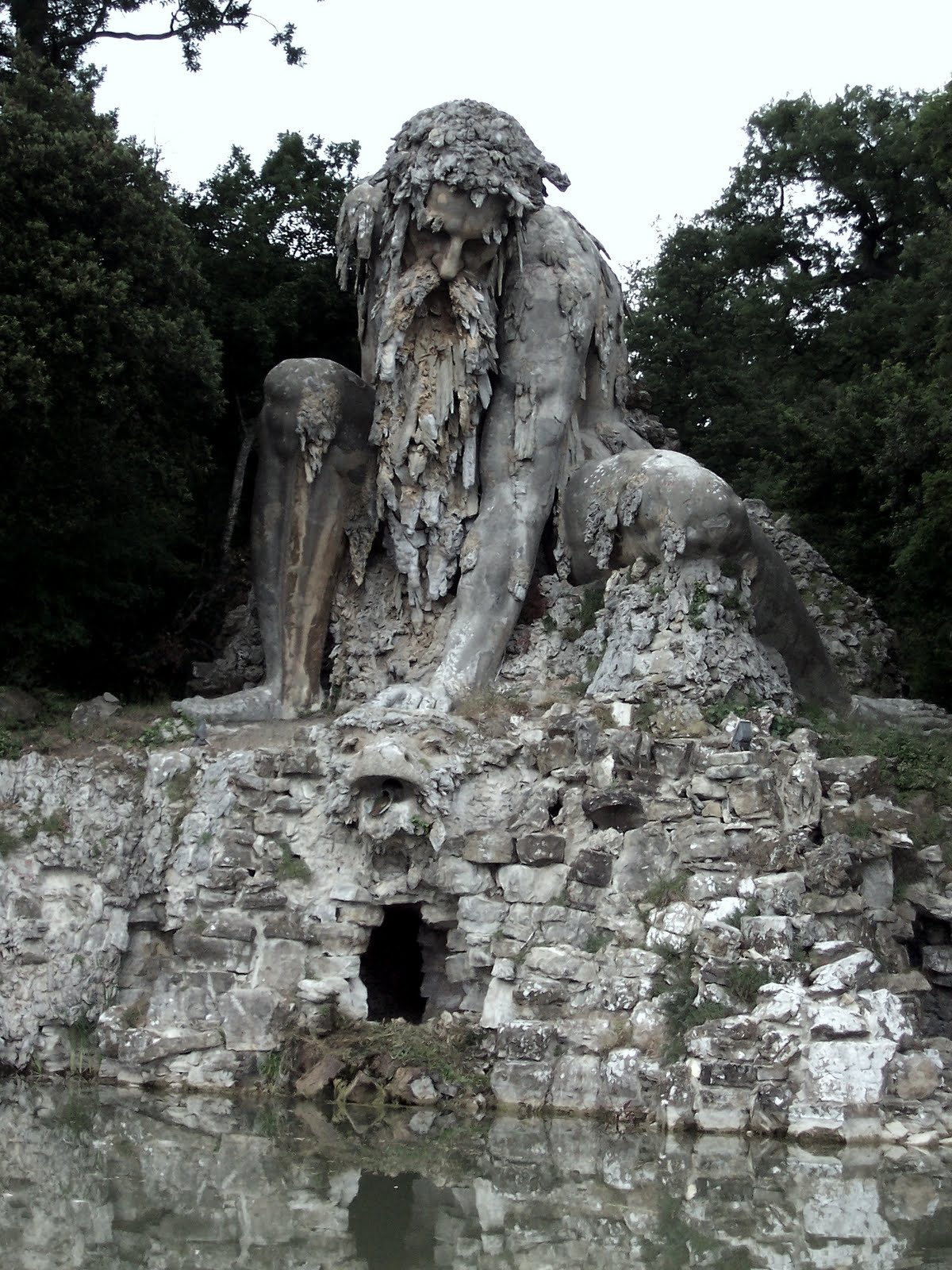 Appennine Colossus, Italy : r/pics