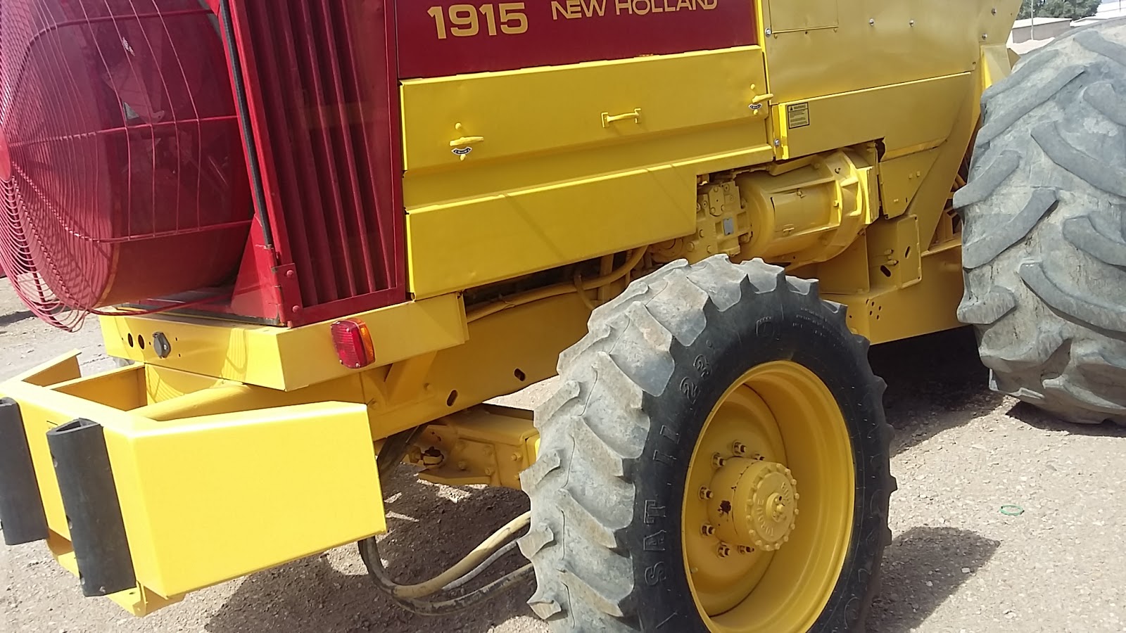 MAQUINARIA AGRICOLA INDUSTRIAL: Ensiladora New Holland 1915, 1991 con ...