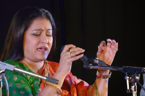 View Patna: Roop Kumar Rathod and Sonali Rathod perform in Patna