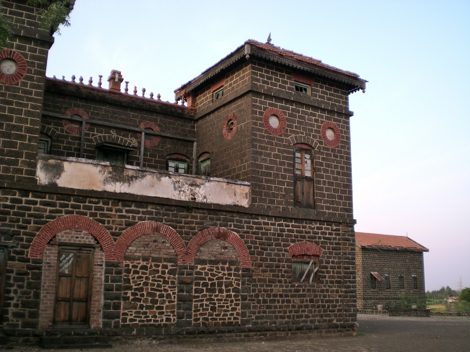 SANVAAD.: RAJWADA...raibagchi shaan.