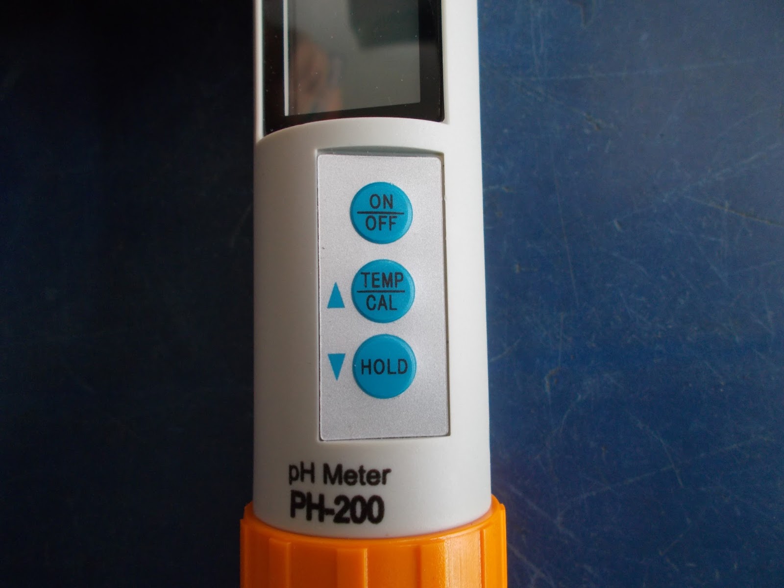 sciencetific products: pH Meter Model pH-200 HM Brand