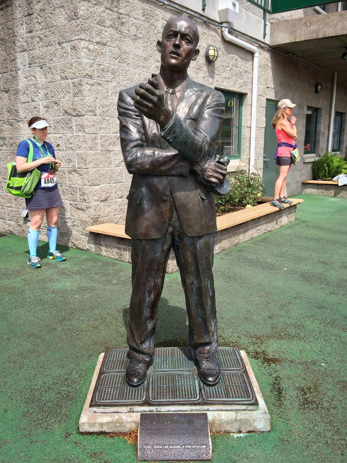 Bill Bowerman Statue