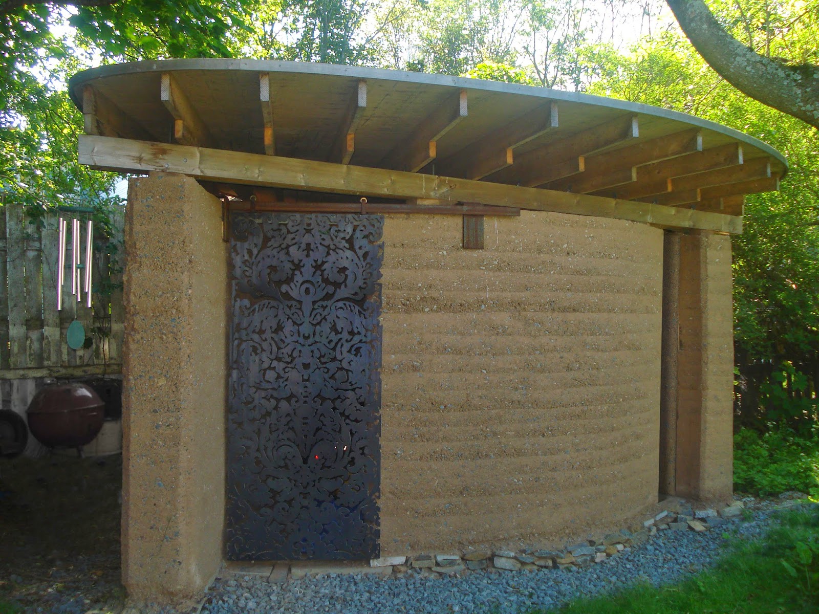 RAMMED EARTH GARDEN PAVILION ~ LIVING BUILDING WORKSHOP