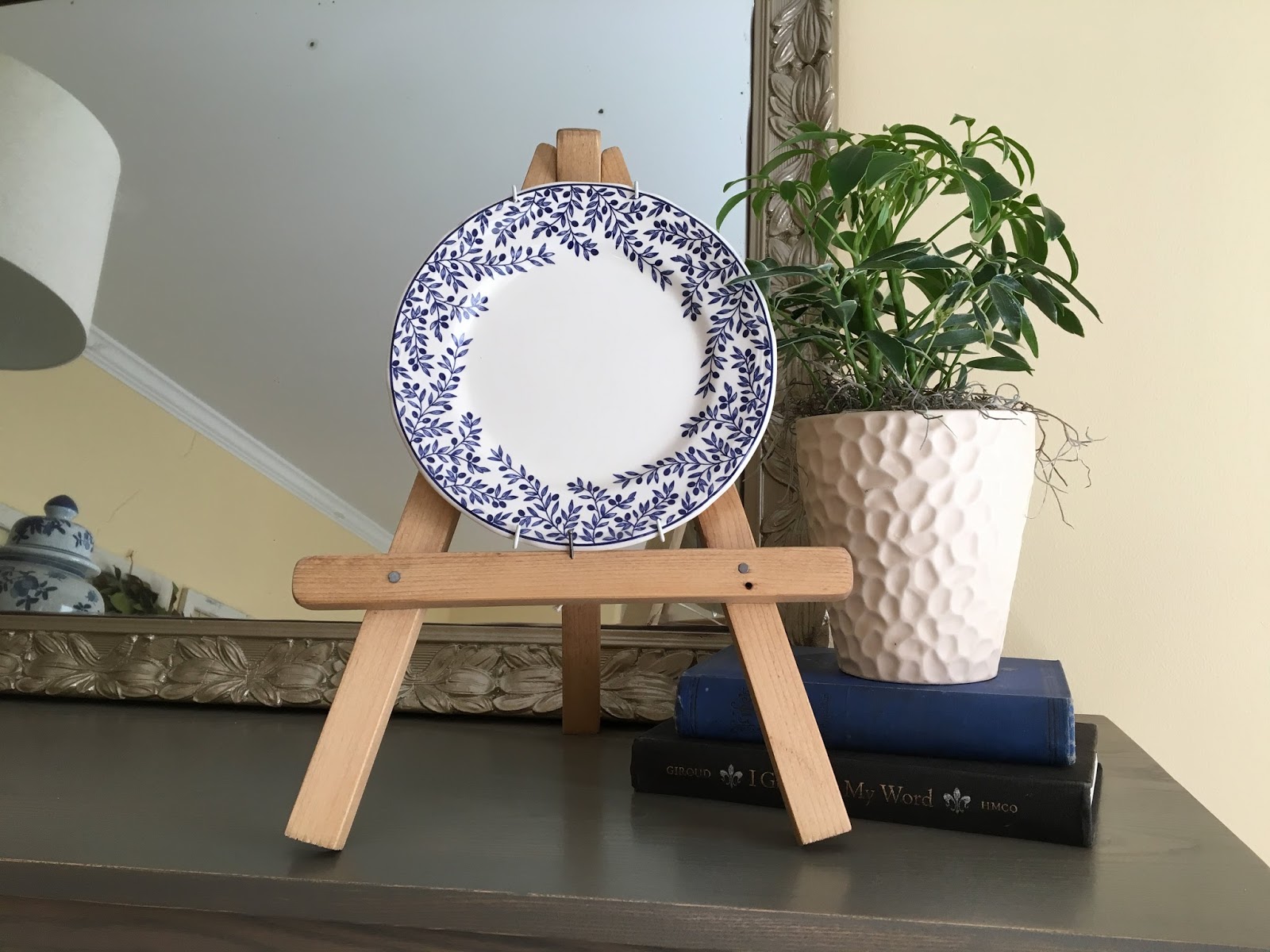 The Project Lady - DIY Cheap & Easy Wooden Easels