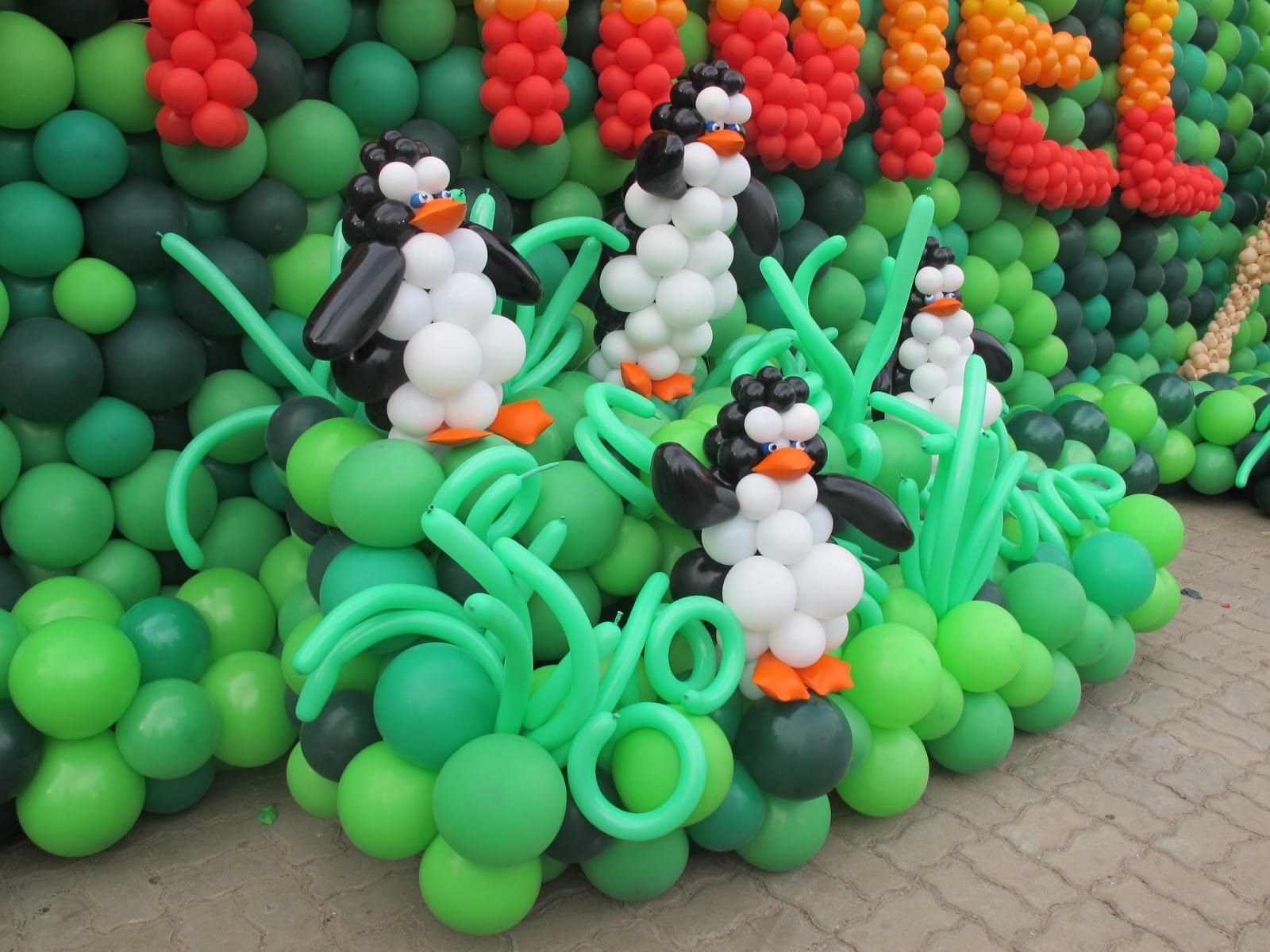 Balloons Fest decorações com balões em Salvador: Madagascar