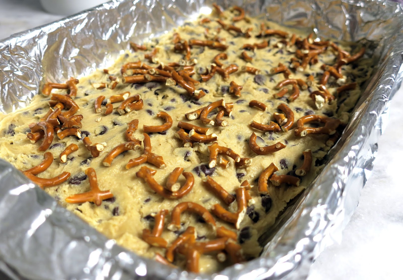 Bite Buff: Recipe: Salted Caramel Chocolate Chip Pretzel Cookie Bars