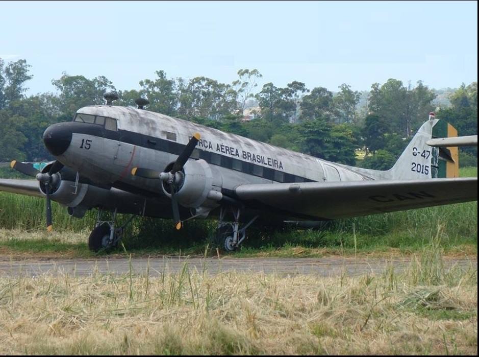 DESFILE HISTORICO DA FORÇA AÉREA BRASILEIRA (FAB): (FAB-2015) (DC3A) (C ...