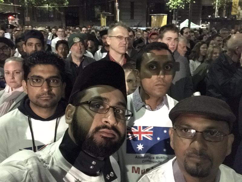 Times of Ahmad: Australia: #MuslimsForLoyalty take part in ANZAC Day ...