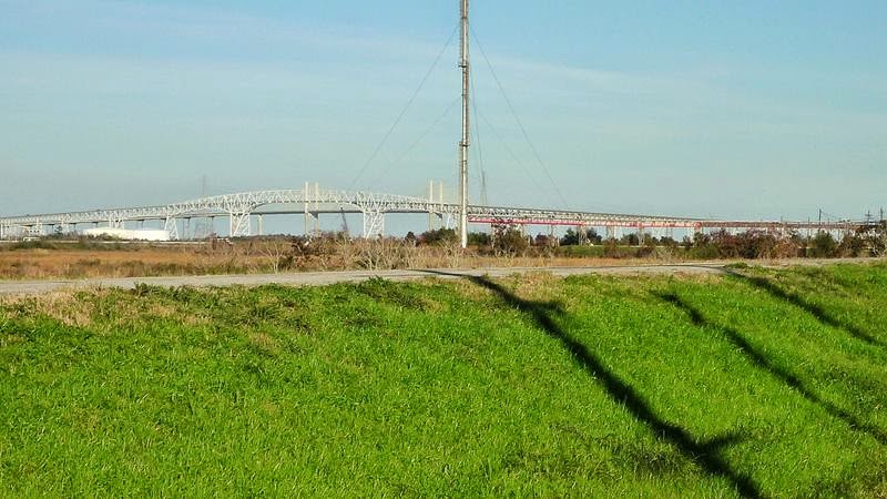 The Rainbow Bridge, Texas