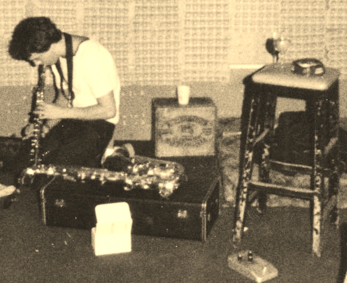 Neu Electrikk: April 2012