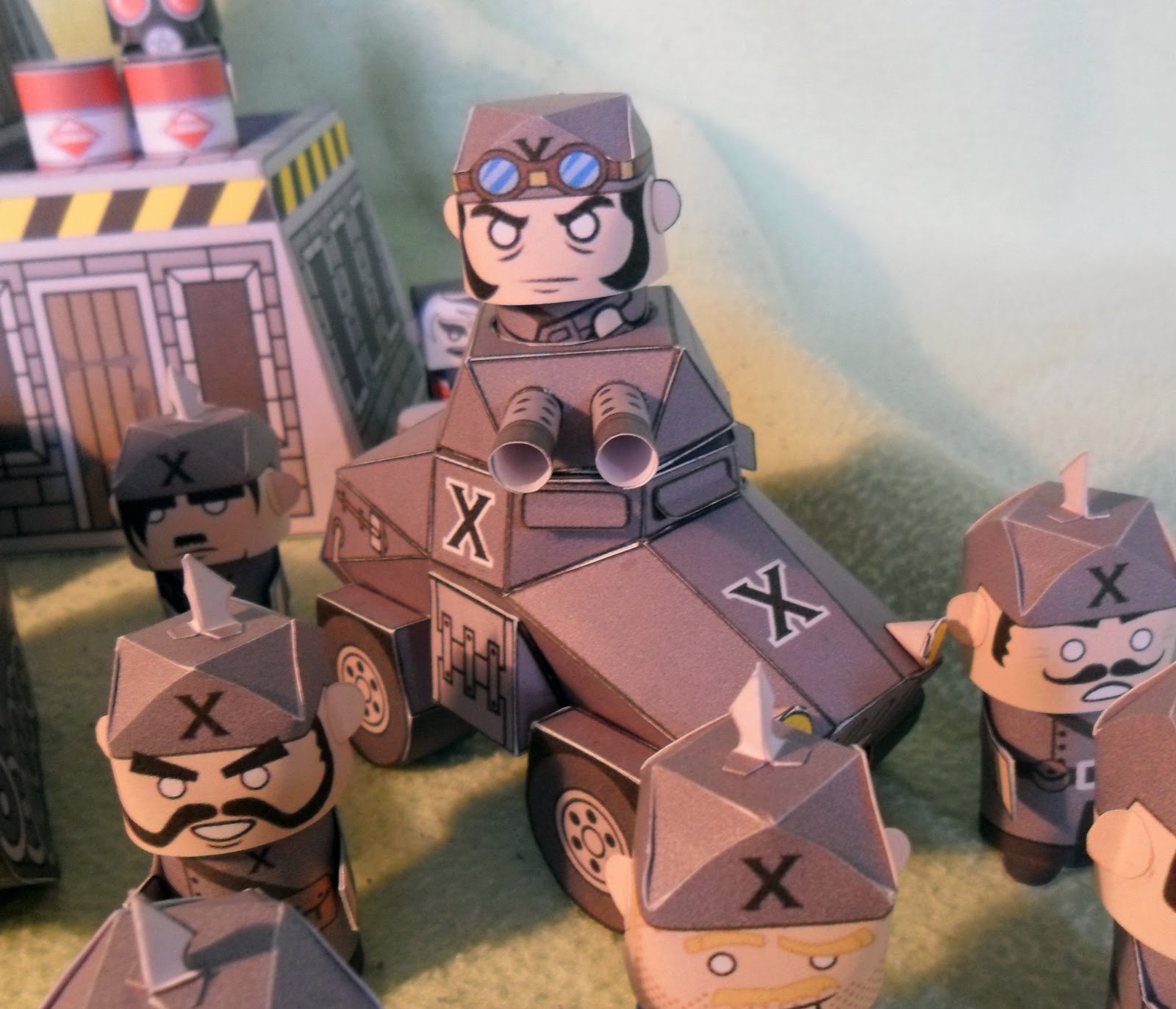 Gibbering Madness: Flipitpapercombat... Black X army...