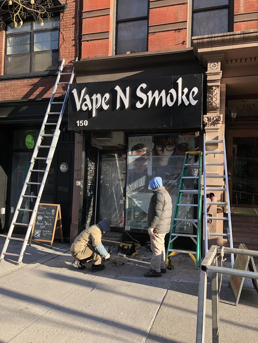 EV Grieve: Here's your Vape N Smoke signage on 2nd Avenue