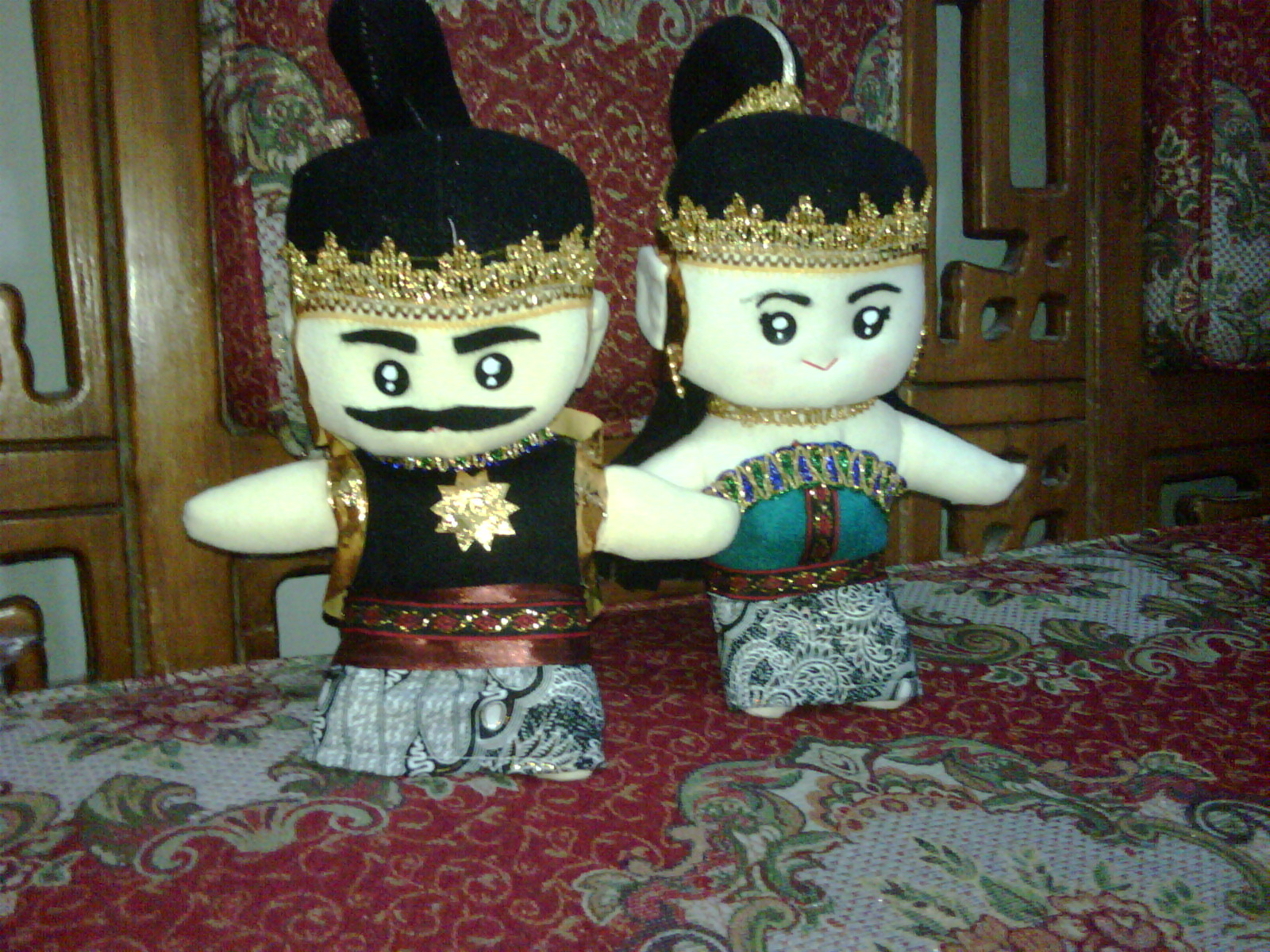 pembuat boneka custom satuan di Solo: boneka wayang chibi