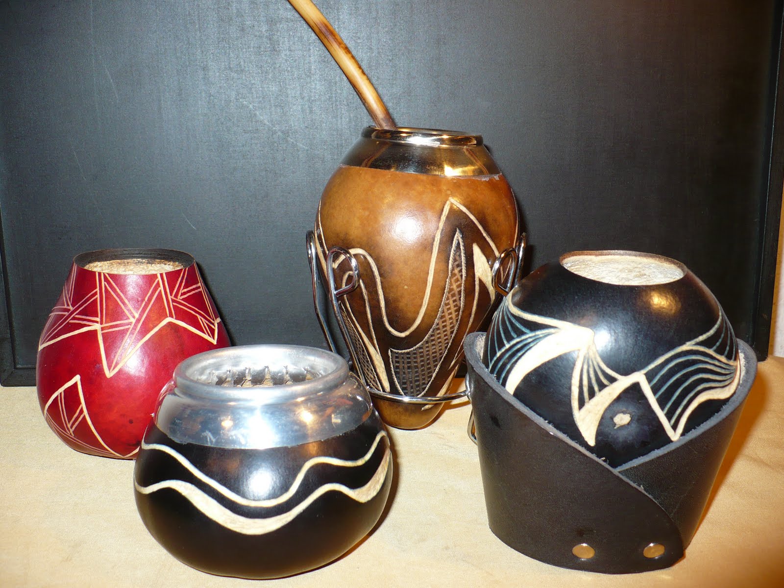 ANDAIRES. matesartesanales: Porongos y mates tallados con virola de alpaca