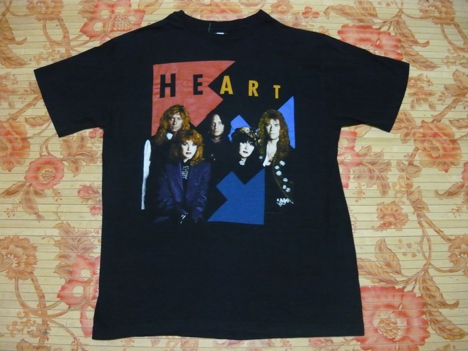 MCPICK VINTAGE: VINTAGE 1990 HEART ROCK CONCERT TOUR T-SHIRT(SOLD)
