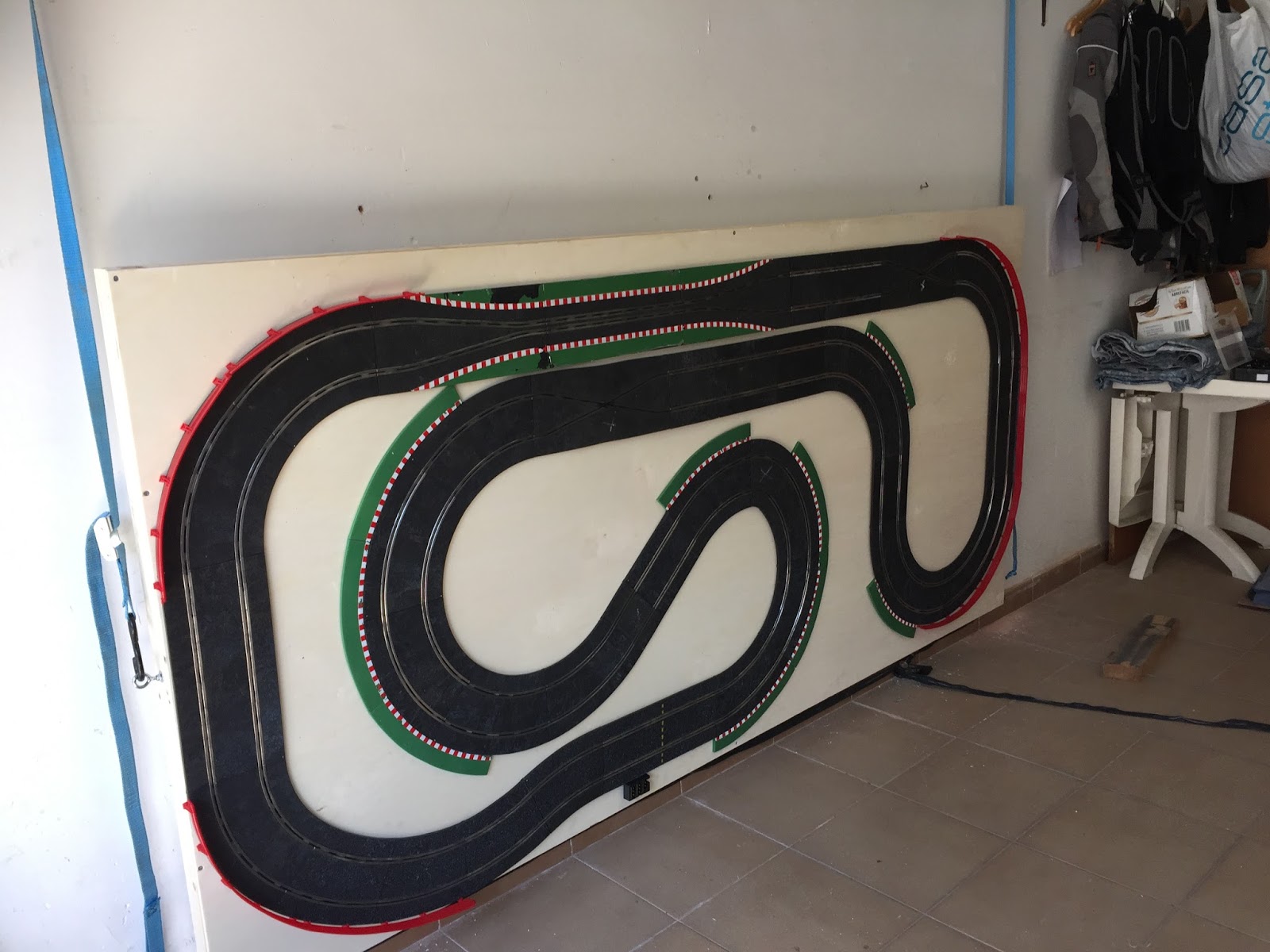 Jeep-Slot: CIRCUITOS SCALEXTRIC PERMANENTES - DIORAMA - INICIO