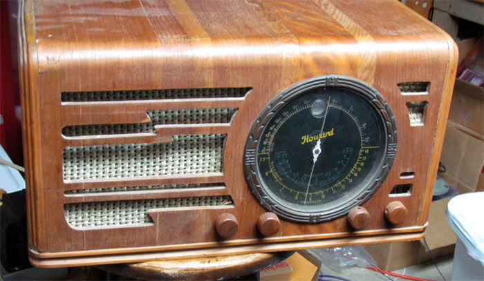 Howard and RCA Radios Awaiting Restoration Crawls Backward (When Alarmed)