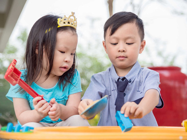 Life Skills For Kindergarten Ages Making Friends Is An Art Family life-skills-for-kindergarten-ages-making-friends-is-an-art-family