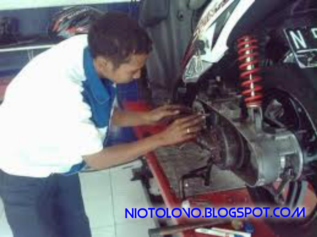 Tips Paling Baik Merawat Motor Matic - Niotolovo