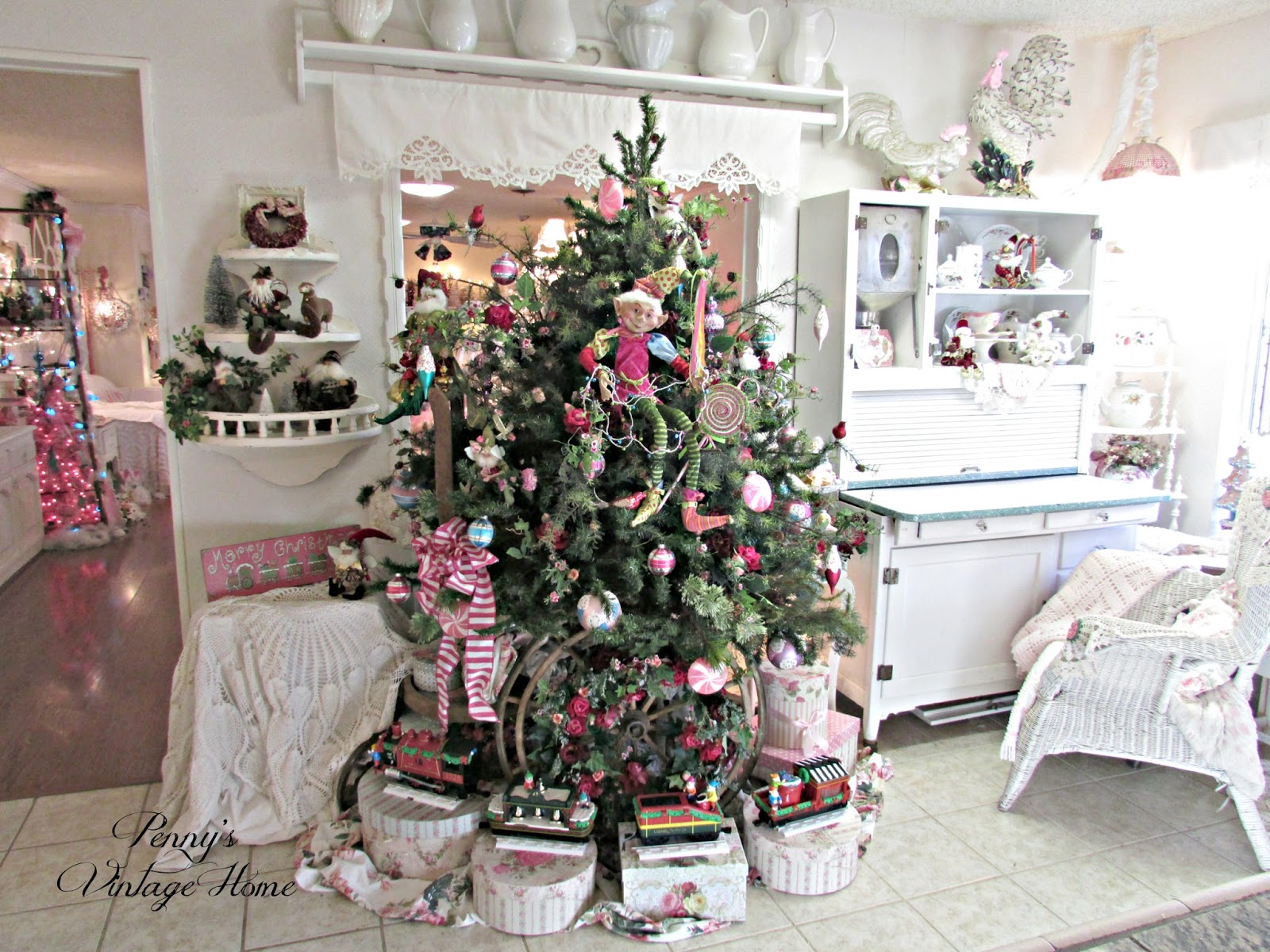 Penny's Vintage Home: Short Fat Christmas Tree