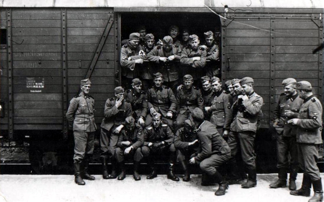 NAZI JERMAN: Foto 3. SS-Panzer-Division "Totenkopf"