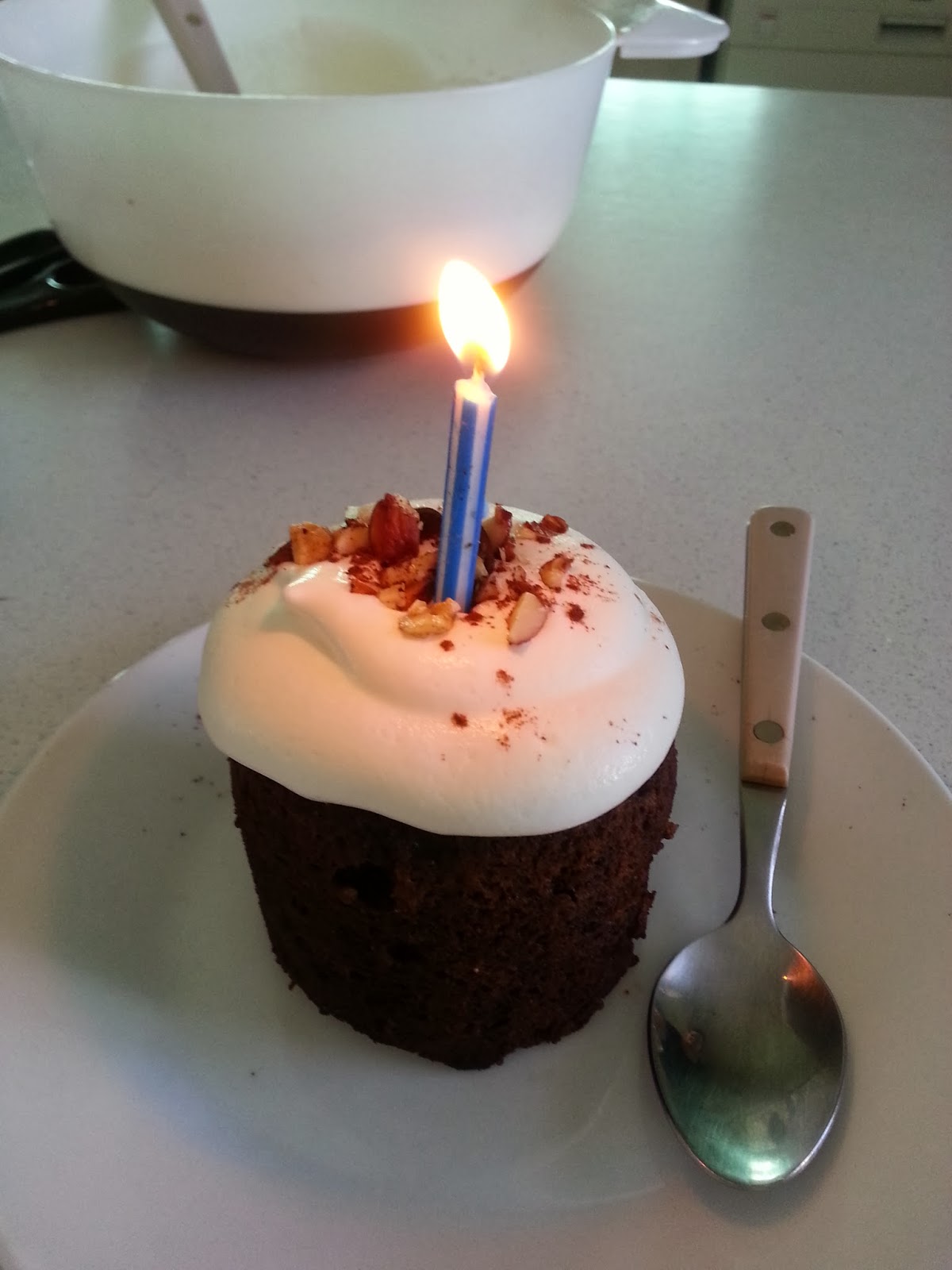 NUTTY CHOC-CHIP CAPPUCCINO CUP CAKE - cooked in a cup - in 60 seconds!