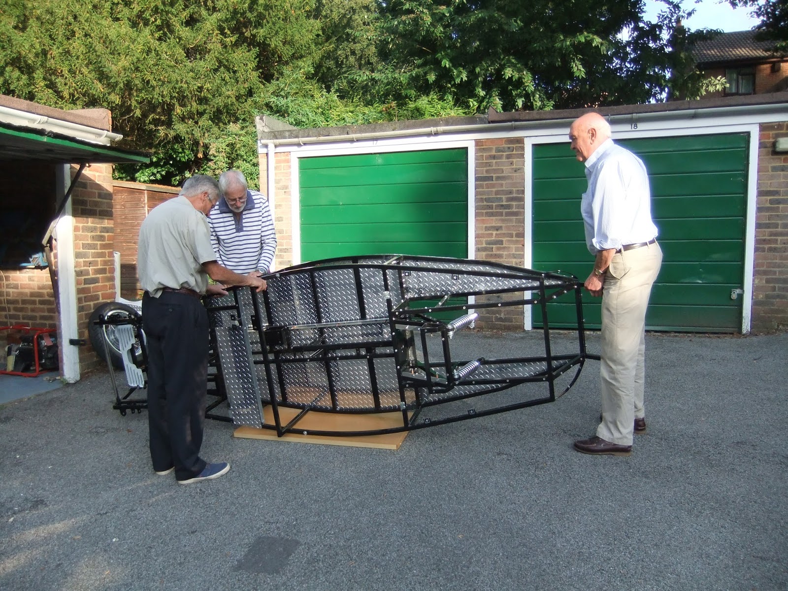 MAC'S REPLICA MORGAN 3 WHEELER BUILD: September 2013