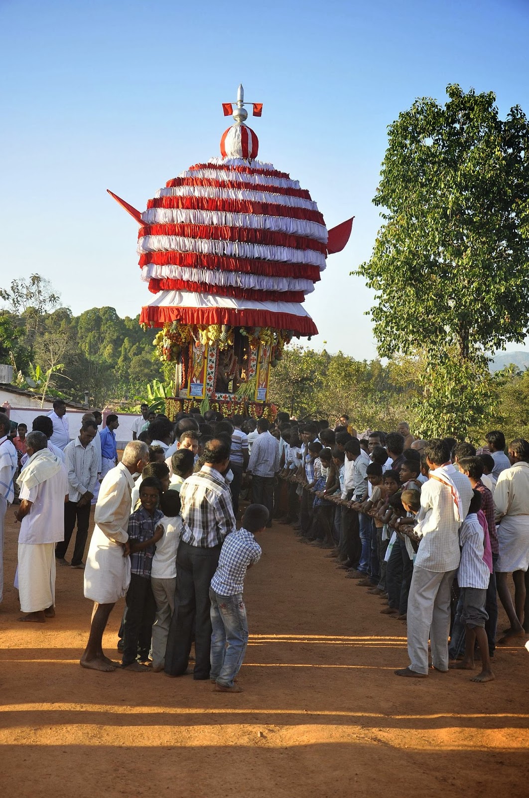 My HEBRI....Hoy Id Nam Hebri maree ;-): Mallikarjuna Temple Belanje ...