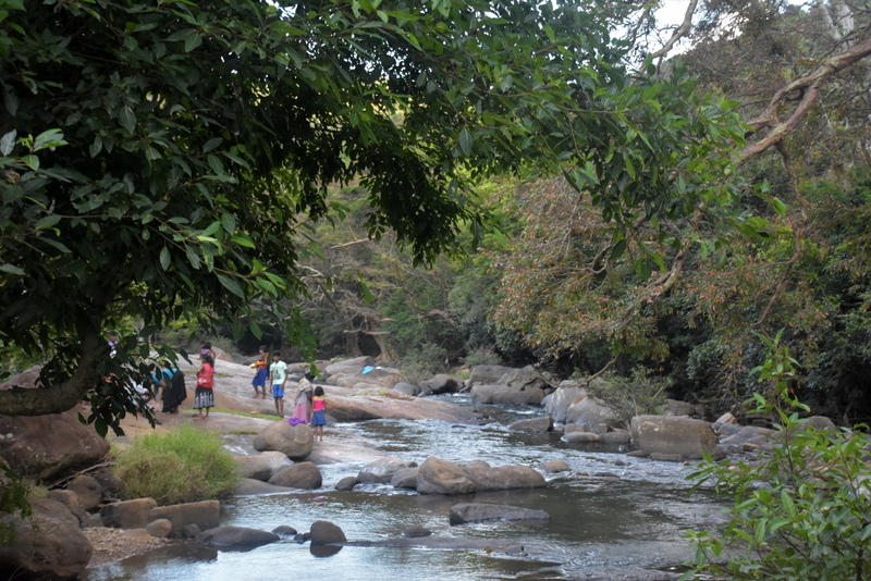 Images of Sri Lanka on blogspot.com: Bathing spot at Riverston, Laggala ...