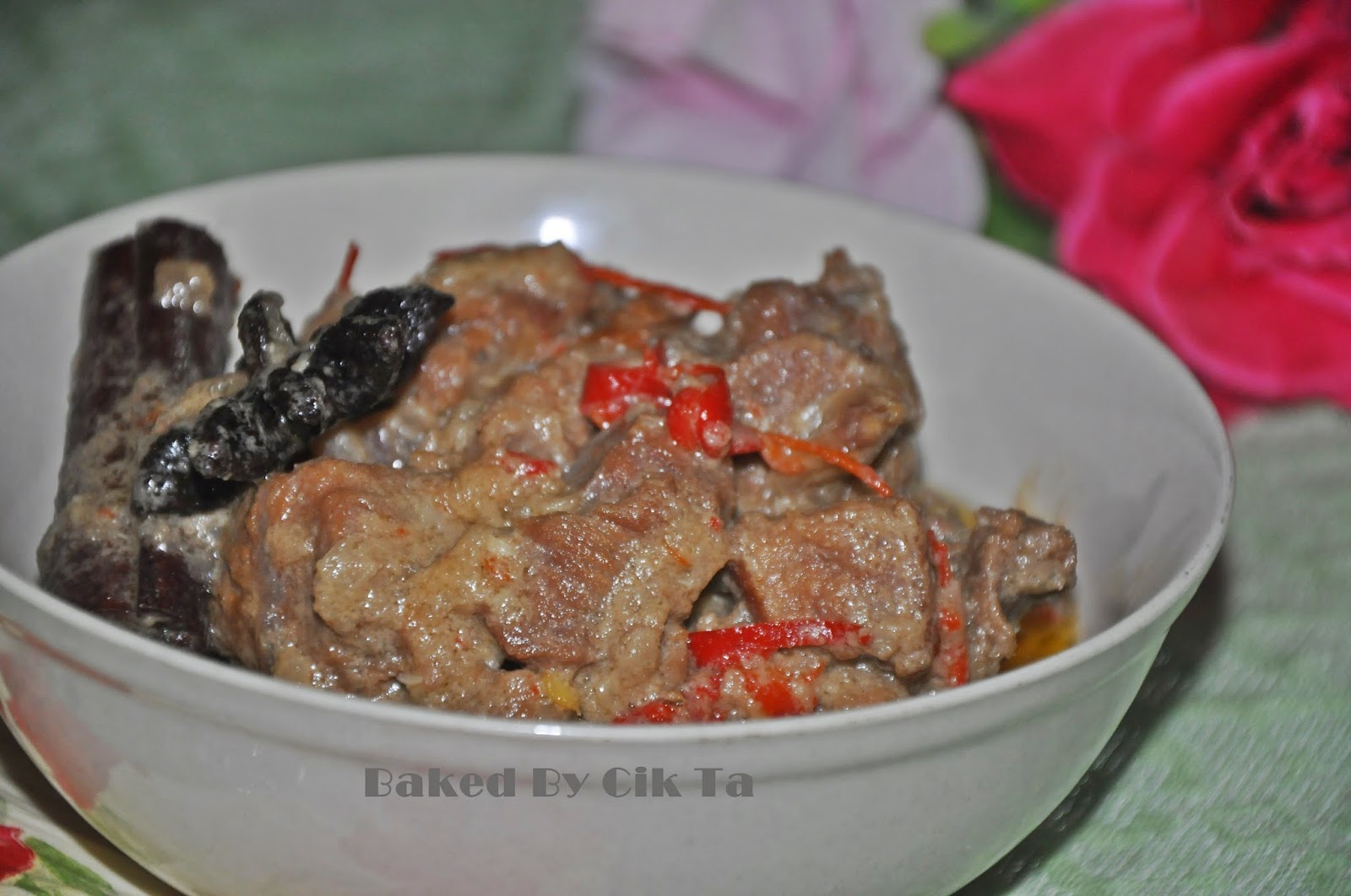 BAKED BY CIK TA: DAGING SEKILO BAWANG SEKILO...NANGISSSS!