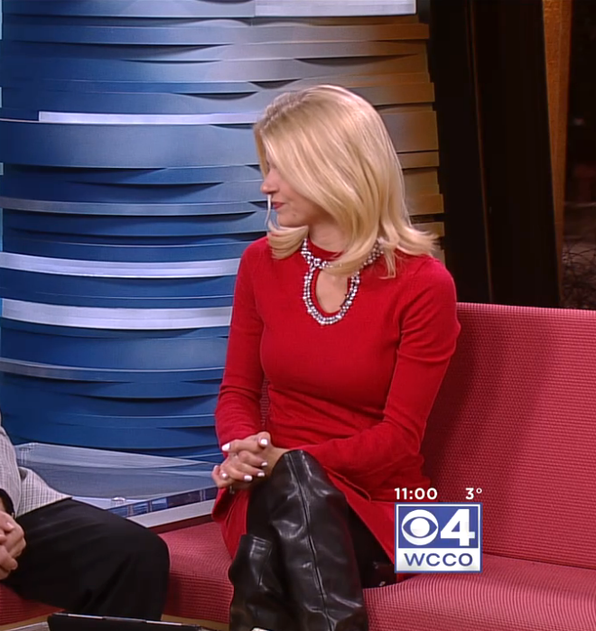 THE APPRECIATION OF NEWSWOMEN WEARING BOOTS BLOG: liz collin