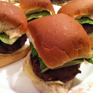 FatConsciousFoodie: SIDES: Juicy, Low-fat, Sliders on Whole Wheat Buns